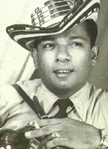 Calixto Ochoa Campo – Biografía – portalvallenato.net