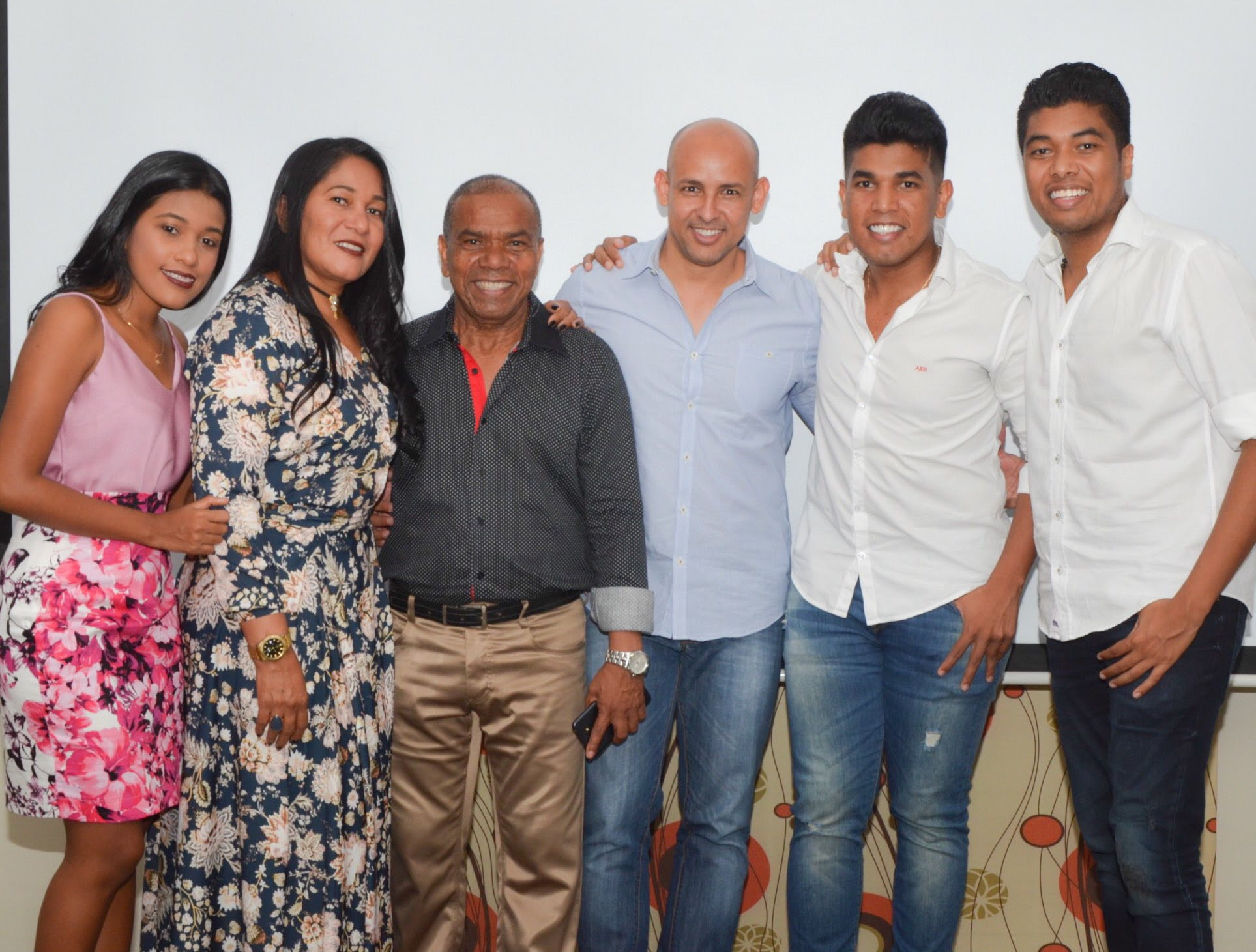 LOS MORALES se estrenaron con éxito – portalvallenato.net